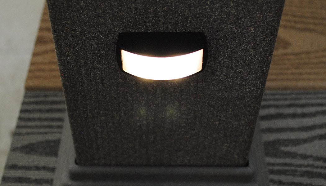 Highpoint Endurance LED Railing Light - DeckAccent.com