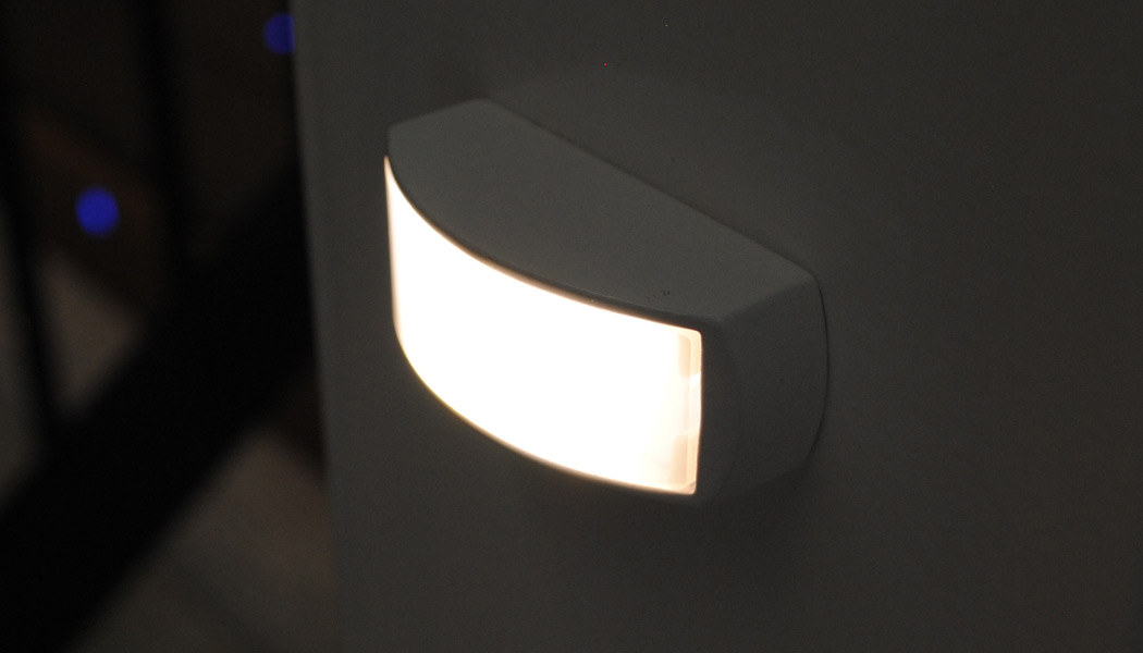 Highpoint Endurance LED Railing Light - DeckAccent.com